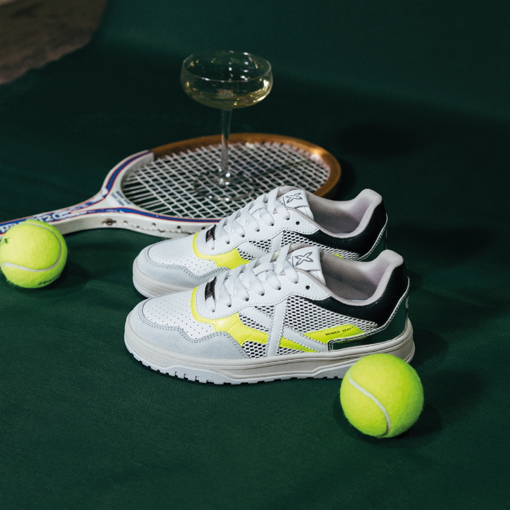 Sneakers Retro tenis y skate Blanco y Amarillo Flúor | MUNICH TENNEZ WMN 01