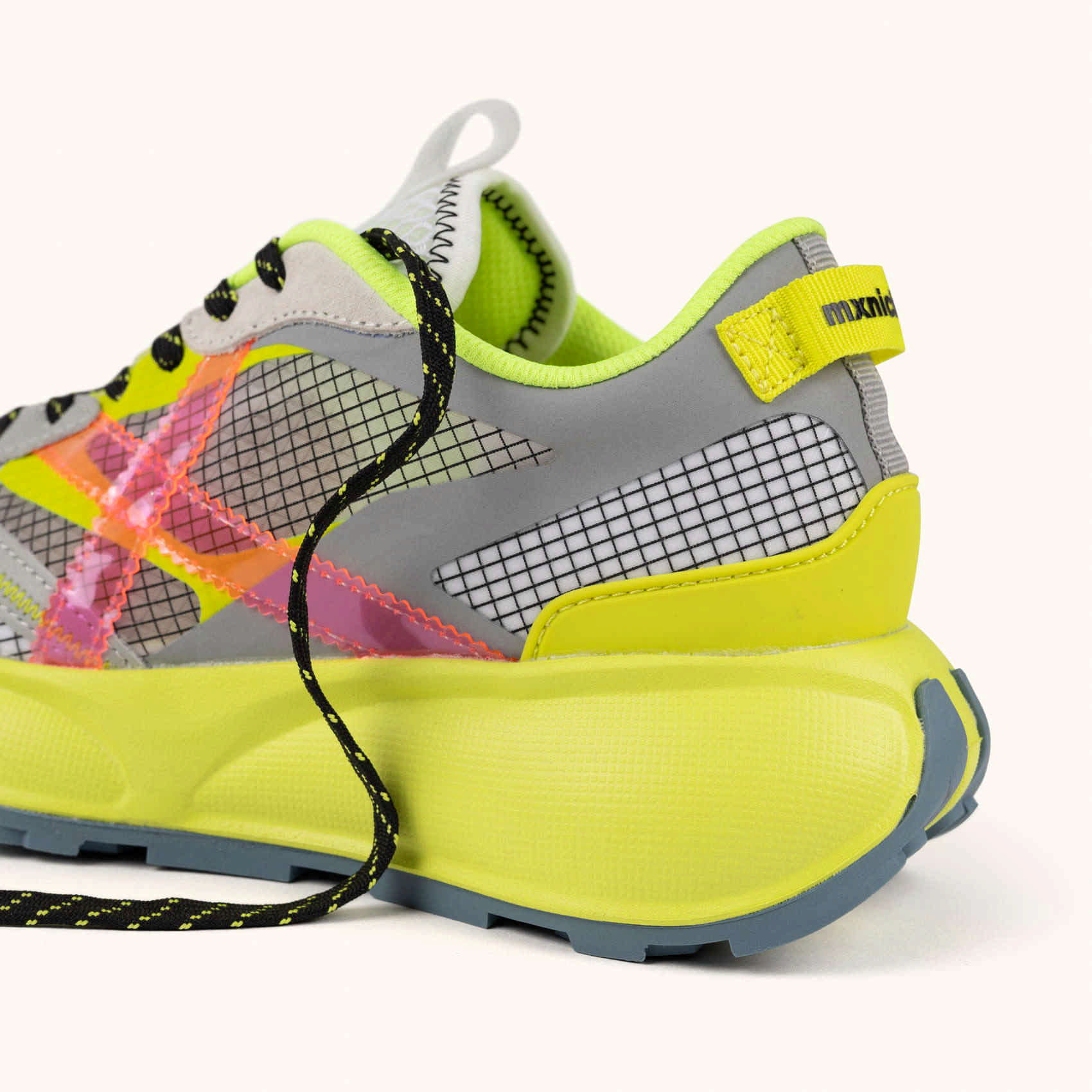 Sneakers Retro Running Gris y Amarillo Flúor | MUNICH TRAINNER 07