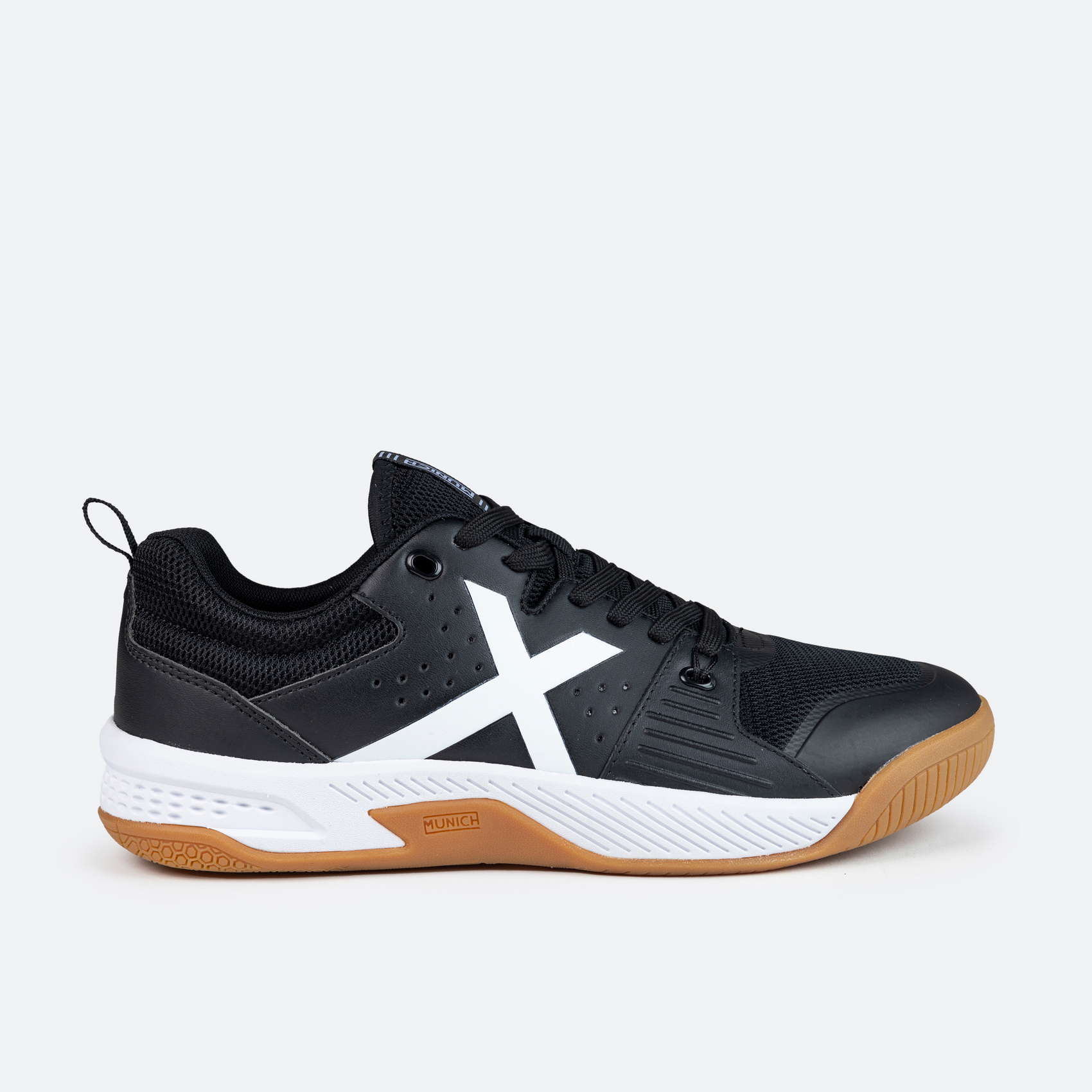 Zapatillas Fútbol Sala Negras y Suela Caramelo | MUNICH PISTA 03