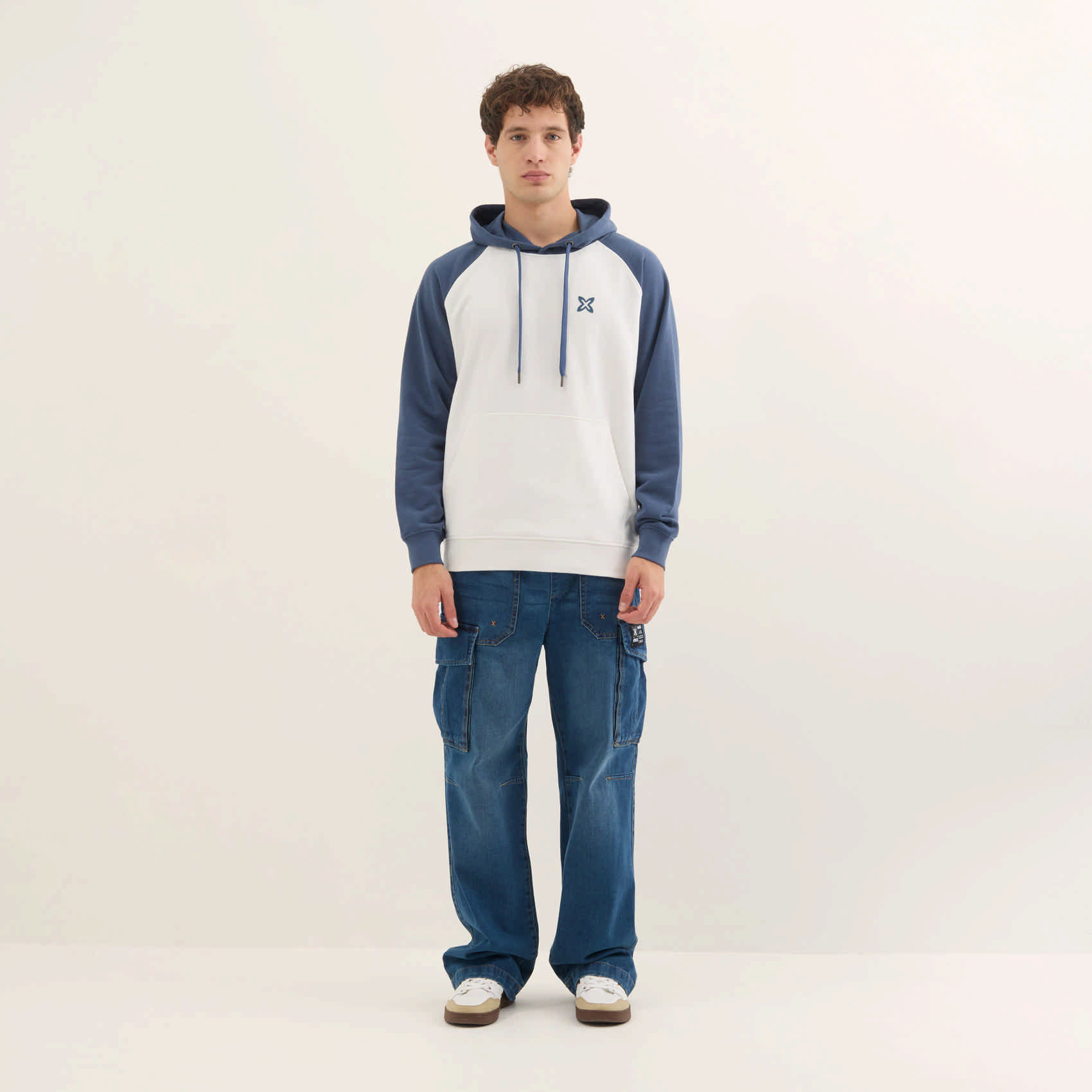 Sudadera Bicolor Azul Marino de Algodón Orgánico | ESSENTIALS HOODIE ...